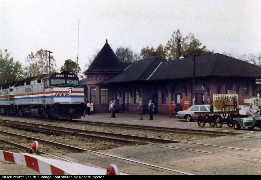 Amtrak 20, Crescent, AMTK 326(F40PHR), Tuscaloosa, Ala., 1981